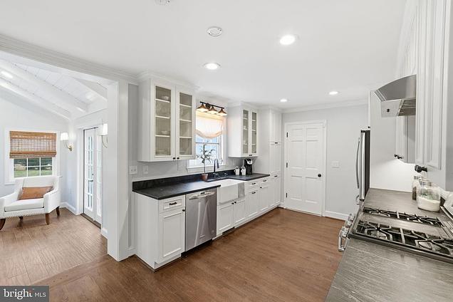 8436 Burning Tree Rd, Bethesda, MD 20817 | Estately 🧡 | MLS# MDMC2209536