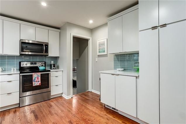 8925 Grandview Dr, Overland Park, KS 66212 | Estately 🧡 | MLS# 2307840