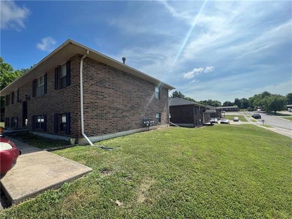 779 S Main St, Warrensburg, MO 64093 | Estately 🧡 | MLS# 2393244