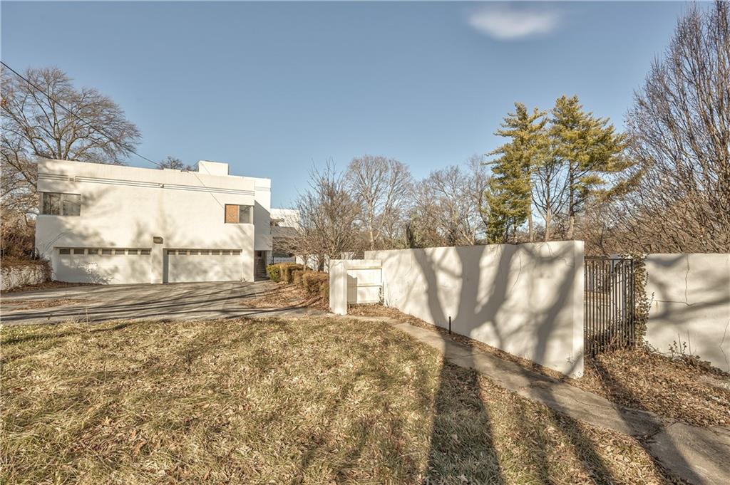 6505 State Line Rd, Kansas City, MO 64113 | Estately 🧡 | MLS# 2419317