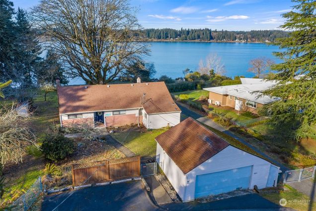 7035 Cooper Point Rd NW, Olympia, WA 98502 | Estately 🧡 | MLS# 2191314