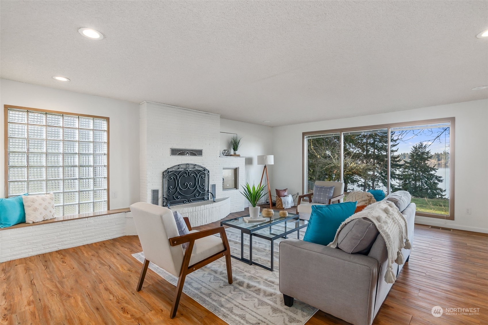 7035 Cooper Point Rd NW, Olympia, WA 98502 | Estately 🧡 | MLS# 2191314