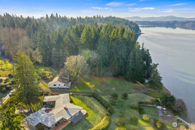 7035 Cooper Point Rd NW, Olympia, WA 98502 | Estately 🧡 | MLS# 2191314