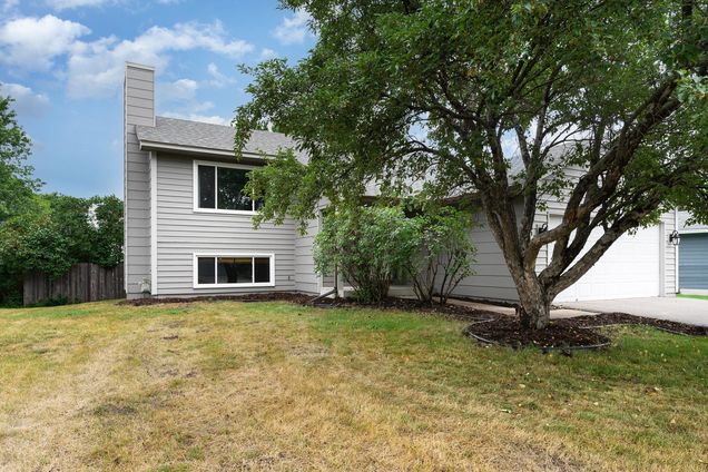 15861 Garrett Path, Apple Valley, MN 55124 | Estately 🧡 | MLS# 6392627