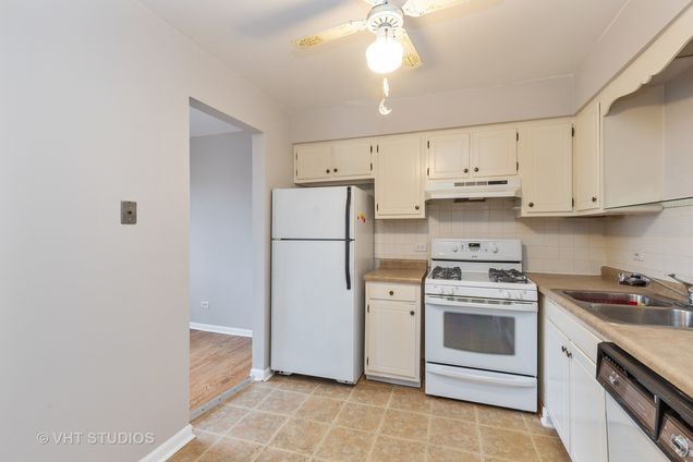 6670 S Brainard Ave #311, Countryside, IL 60525 | Estately 🧡 | MLS ...