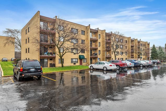 6670 S Brainard Ave #311, Countryside, IL 60525 | Estately 🧡 | MLS ...