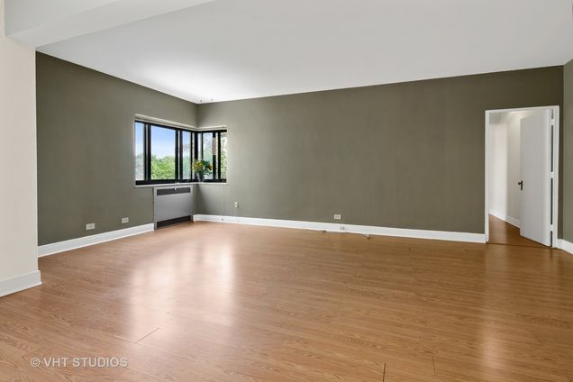 5048 N Marine Dr #E5, Chicago, IL 60640 | Estately 🧡 | MLS# 11163848