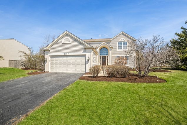 2020 Medinah Cir, Elgin, IL 60123 | Estately 🧡 | MLS# 11759577