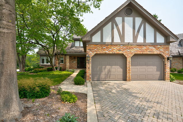 13 Lake Ridge Club Ct, Burr Ridge, IL 60527 | Estately 🧡 | MLS# 11810094