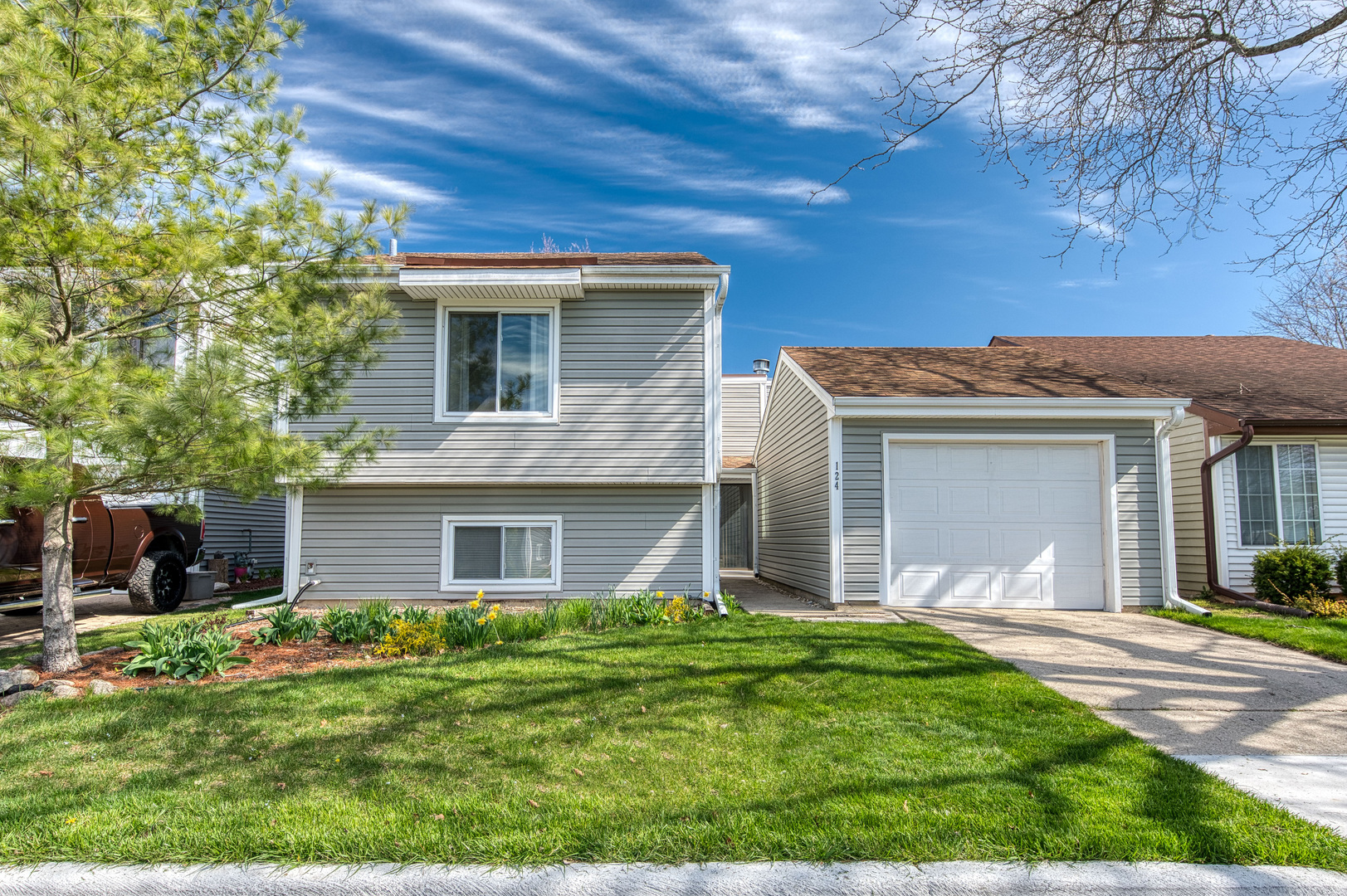 Illinois Single Family Houses for Sale - Estately