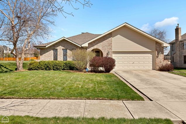 8001 Chesterton Dr, Woodridge, IL 60517 | Estately 🧡 | MLS# 12026673