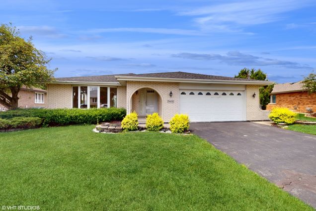 15600 Chapel Hill Rd, Orland Park, IL 60462 | Estately 🧡 | MLS# 12116234