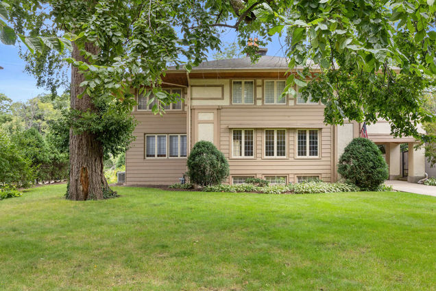 260 Maplewood Rd, Riverside, IL 60546 | Estately 🧡 | MLS# 12452335