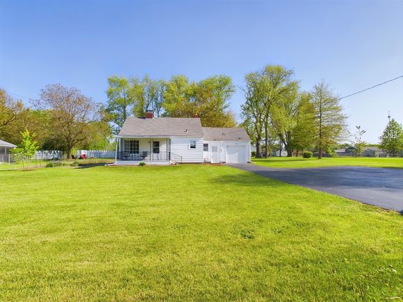 1310 E 38th St, Anderson, IN 46013 | Estately 🧡 | MLS# 21977369