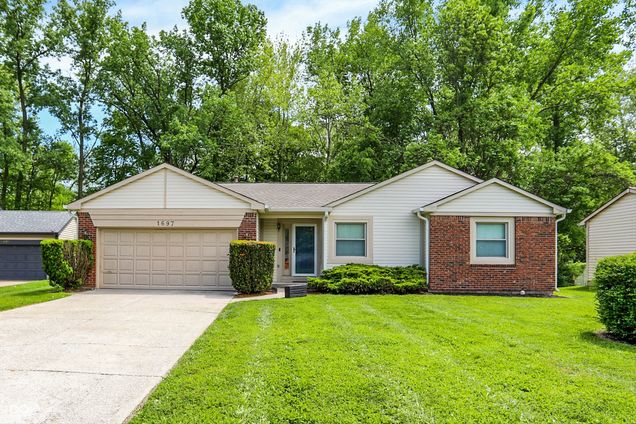 1697 Stacy Lynn Dr, Indianapolis, IN 46231 | Estately 🧡 | MLS# 22033335