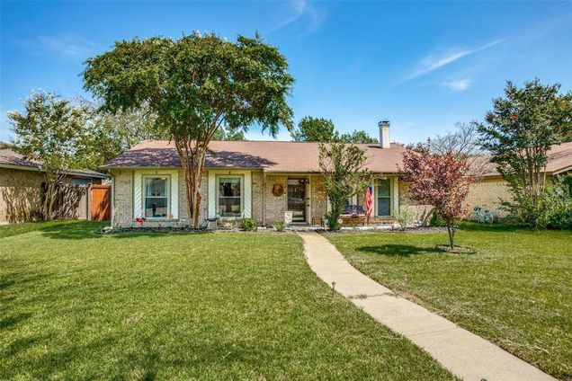 1925 Palo Duro Dr, Garland, TX 75040 | Estately 🧡 | MLS# 14669346