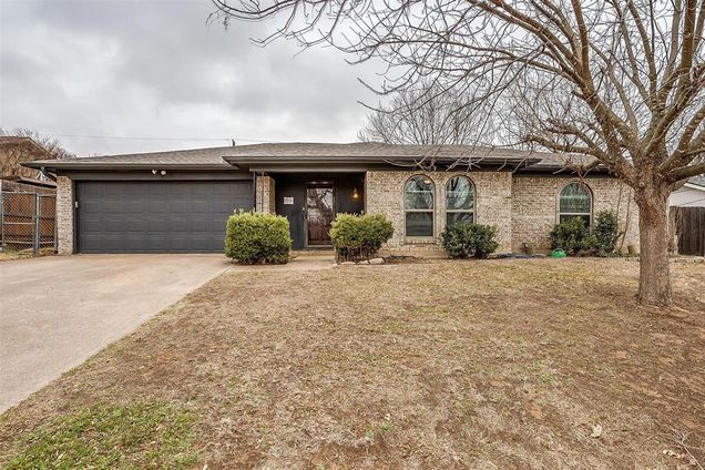758 NW Ann Lois Ln, Burleson, TX 76028 | Estately 🧡 | MLS# 14759812