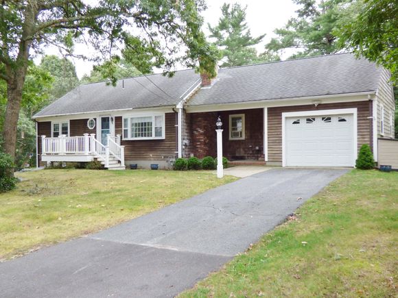 354 Mariner Cir, Cotuit, MA 02635 | Estately 🧡 | MLS# 22106175