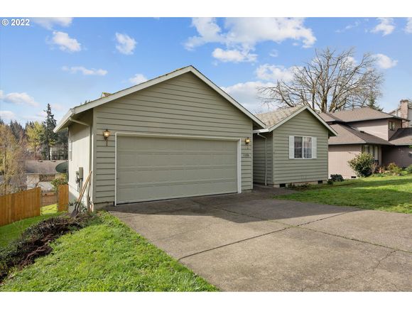 11096 SE Cranberry Loop, Clackamas, OR 97015 | Estately 🧡 | MLS# 22162080