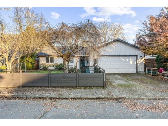 209 NE 158th Ave, Vancouver, WA 98684 | Estately 🧡 | MLS# 23664906