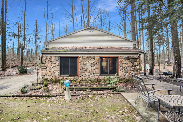 11133 S Tall Tree Ln, Grant, MI 49327 | Estately 🧡 | MLS# 23002743