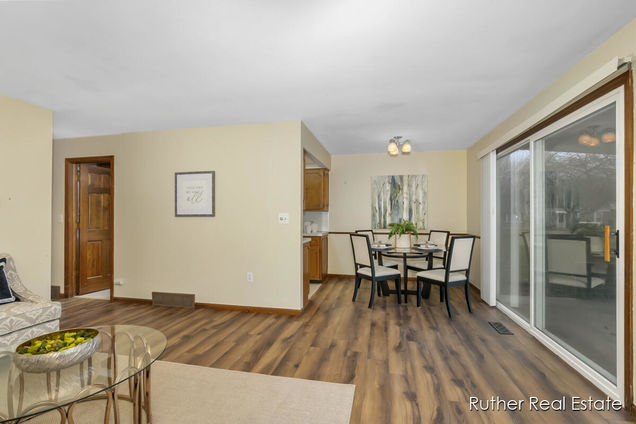 7803 Coachman Ln, Jenison, MI 49428 | Estately 🧡 | MLS# 23008314