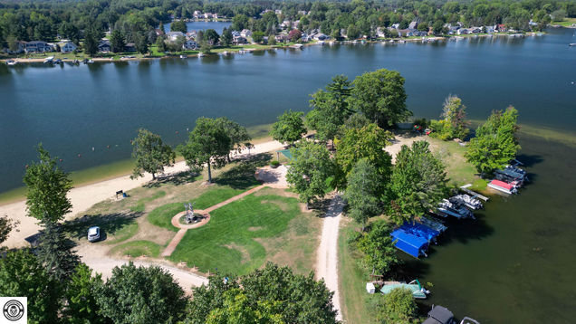 9205 White Pine Dr, Canadian Lakes, MI 49346 | Estately 🧡 | MLS# 24014056