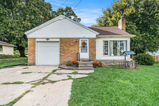 29 S Kent St NW, Kent City, MI 49330 | Estately 🧡 | MLS# 25049396