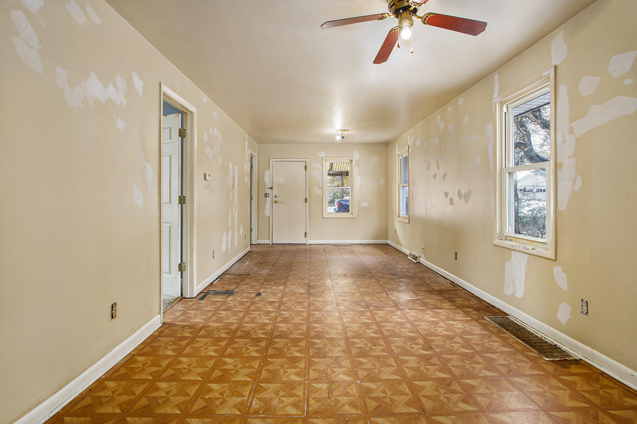 209 Theodore St, Battle Creek, MI 49014 | Estately 🧡 | MLS# 25057948
