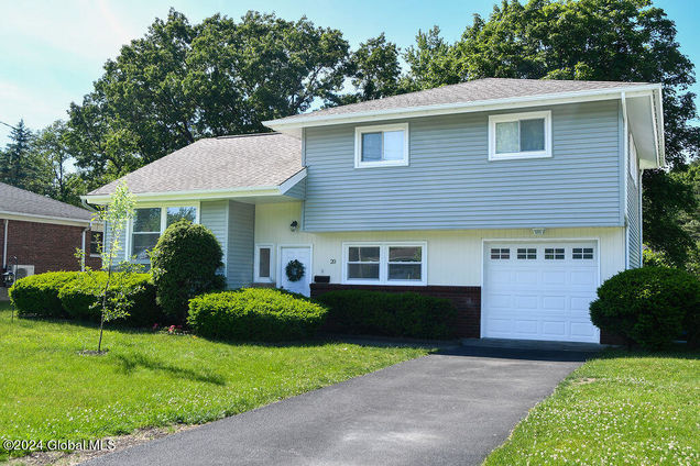 20 Marie Parkway, Colonie, NY 12211 | Estately 🧡 | MLS# 202418510