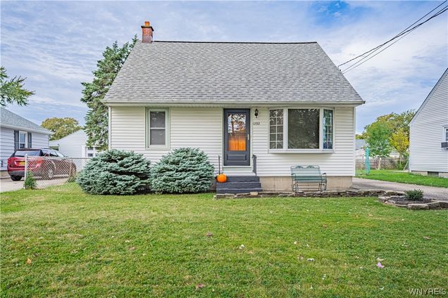 1292 94th St, Niagara Falls, NY 14304 | Estately 🧡 | MLS# B1500309