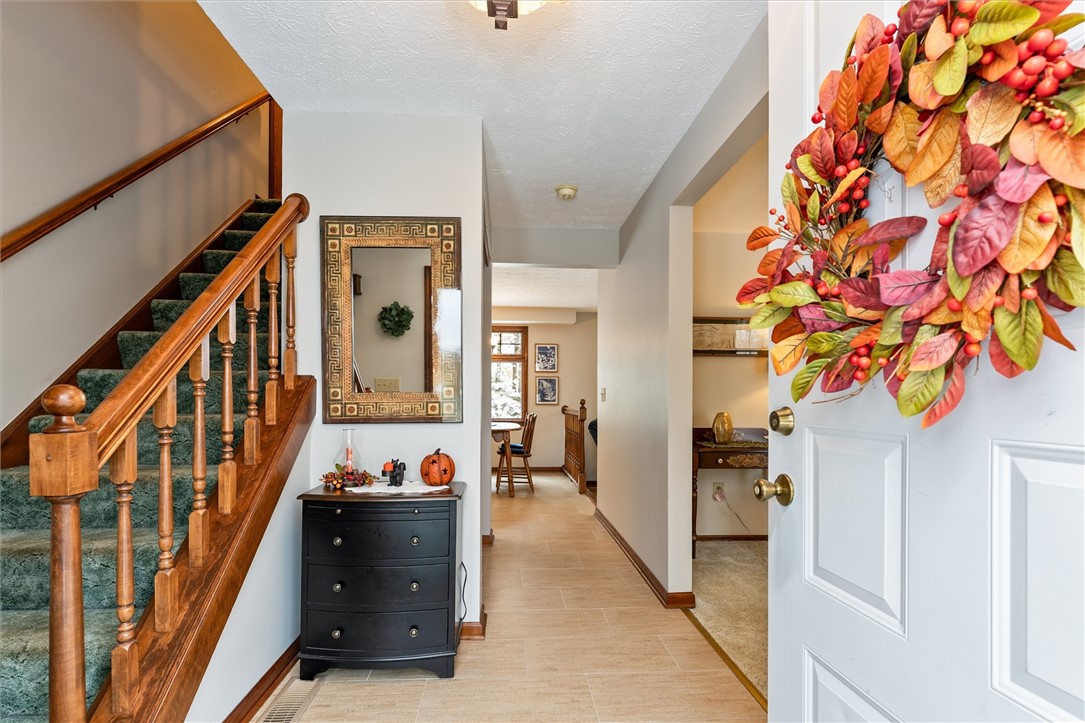 11 Tree Top Ln, Henrietta, NY 14586 | Estately 🧡 | MLS# R1648522