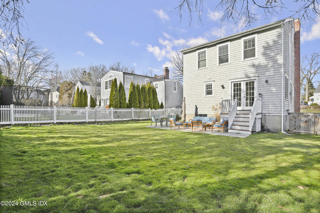 25 Sound Beach Ave, Old Greenwich, CT 06870 | Estately 🧡 | MLS# 120033