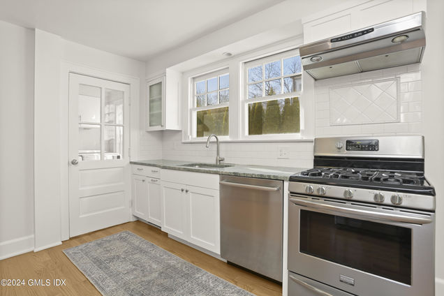 25 Sound Beach Ave, Old Greenwich, CT 06870 | Estately 🧡 | MLS# 120033