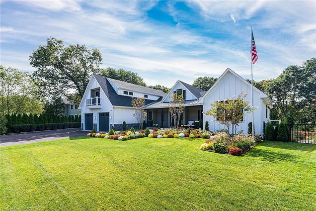 33 Stuart St, Westerly, RI 02891 | Estately 🧡 | MLS# 1400037