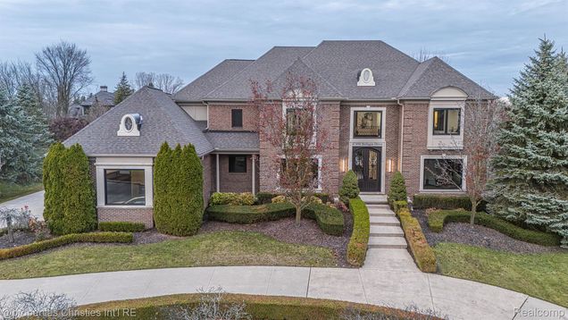 47490 Bellagio Dr, Novi, MI 48167 | Estately 🧡 | MLS# 20250033043
