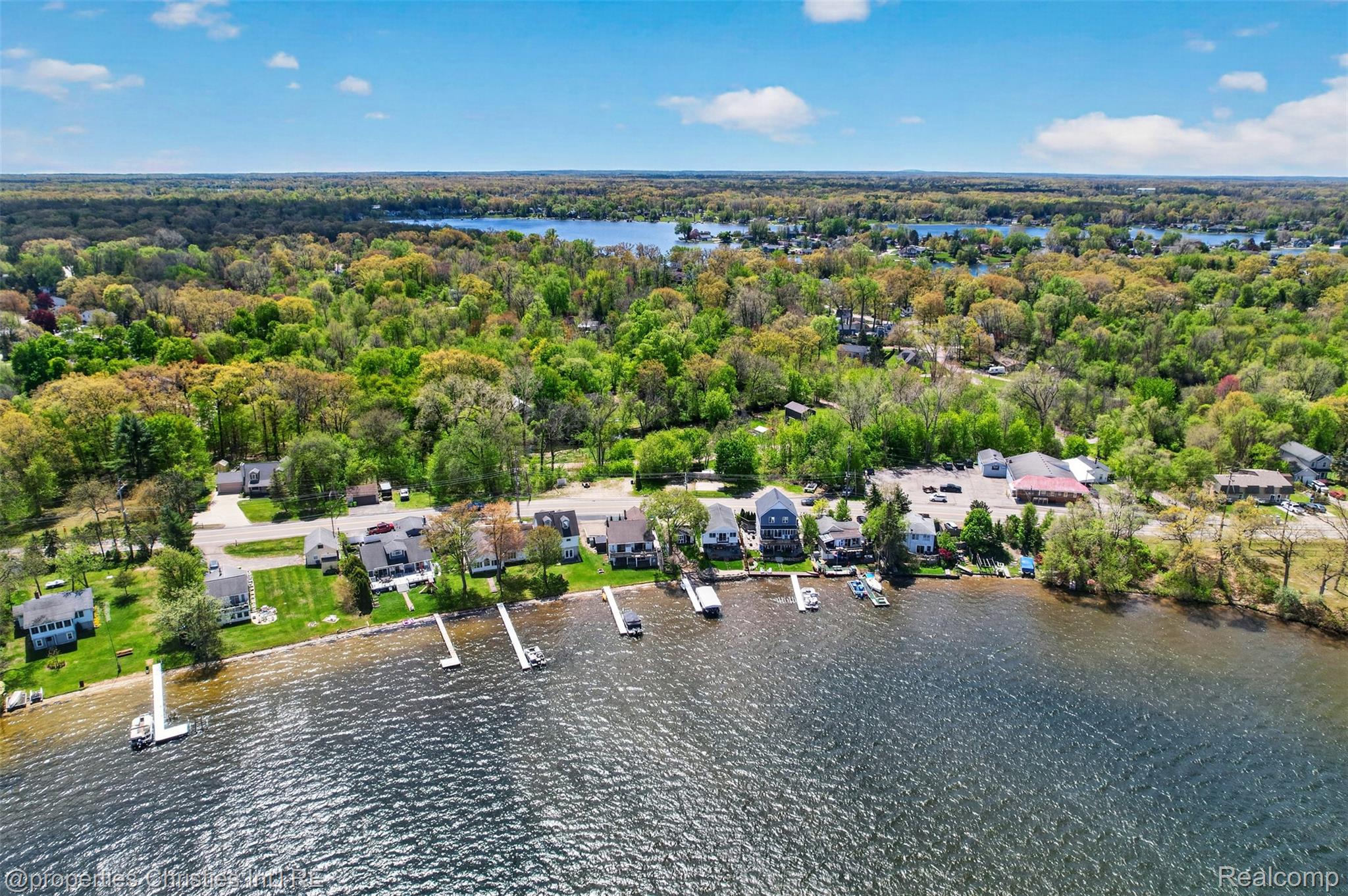 9696 Elizabeth Lake Rd, White Lake Charter Township, MI 48386 ...