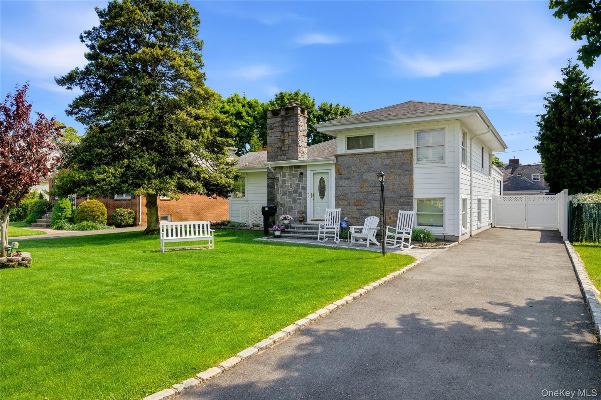 82 Sunset Rd, Bay Shore, NY 11706 | Estately 🧡 | MLS# 1005625