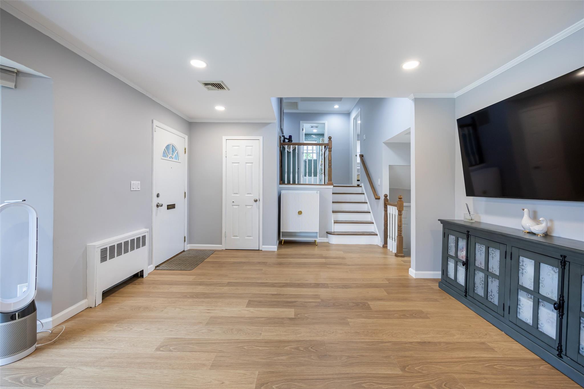 7 Lorraine St, Syosset, NY 11791 | Estately 🧡 | MLS# 882527