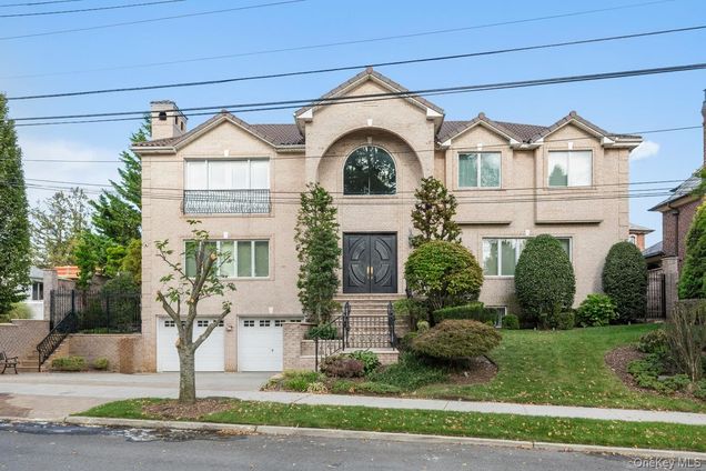 104 Malba Dr, Malba, NY 11357 | Estately 🧡 | MLS# 916478