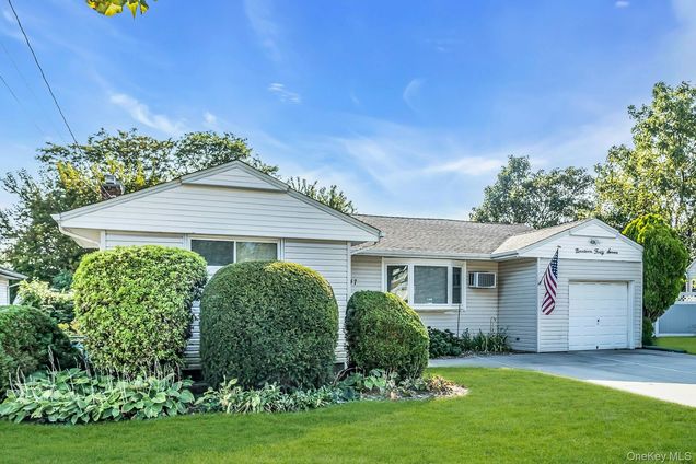1947 Cole Dr, East Meadow, NY 11554 | Estately 🧡 | MLS# 916624