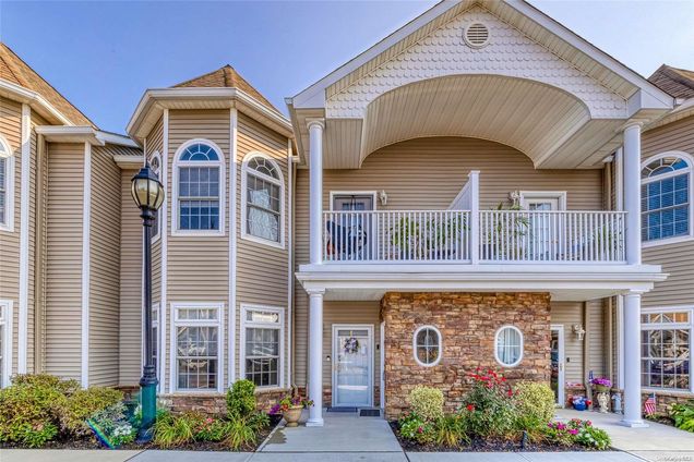 65 Jacqueline Way #LOWER, North Babylon, NY 11703 | Estately 🧡 | MLS ...