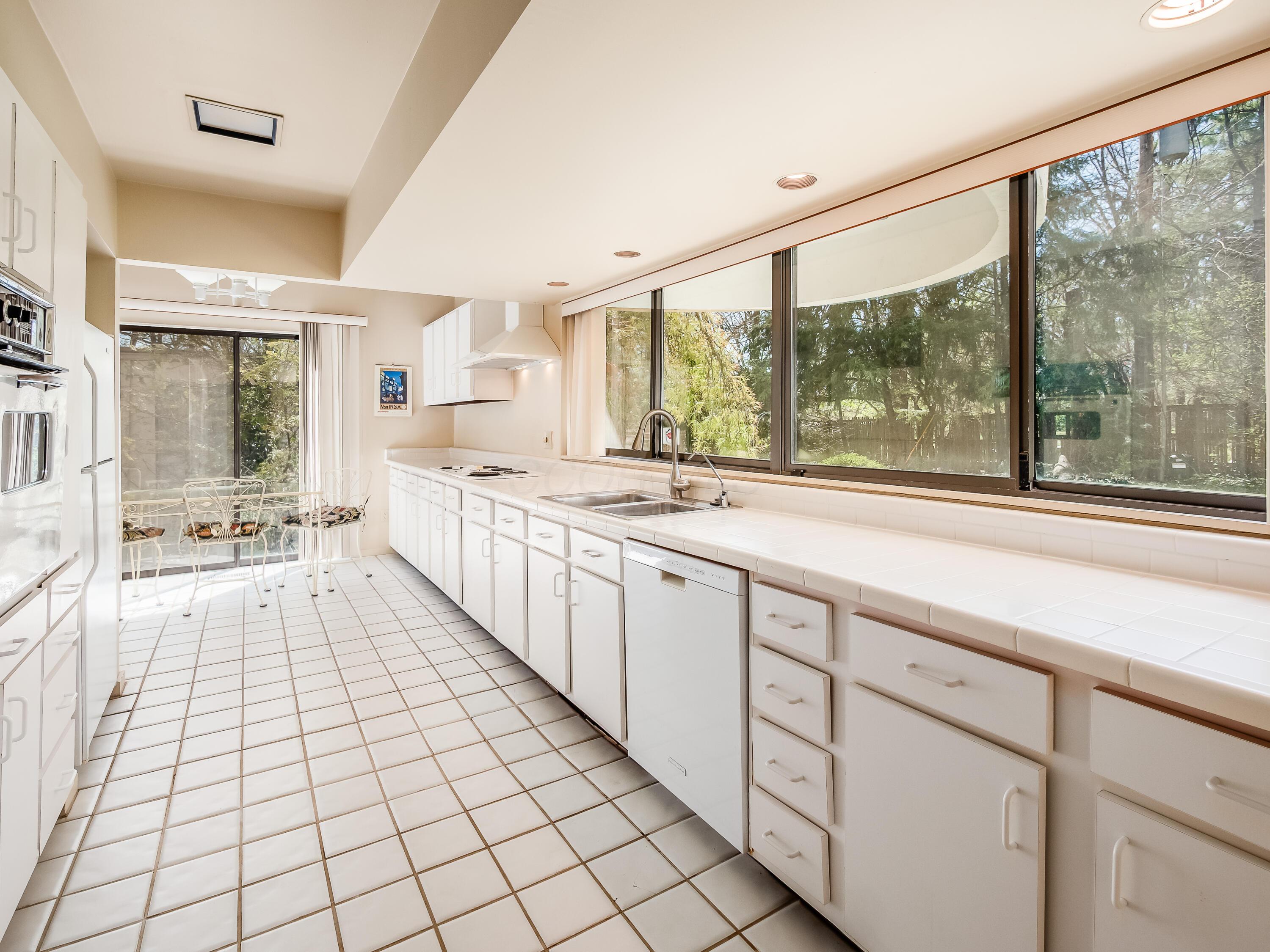 6909 Olentangy River Rd, Columbus, OH 43235 | Estately 🧡 | MLS# 225012006