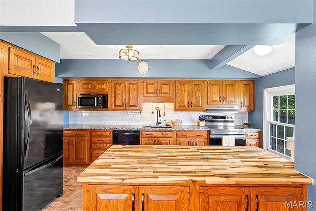 607 N 10th St, Mascoutah, IL 62258 | MLS# 26032774