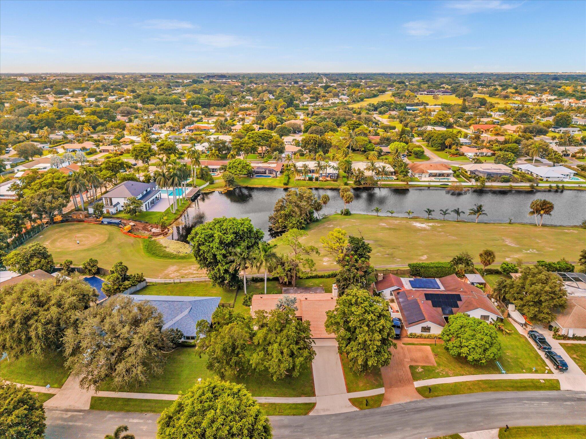 3537 Lakeview Dr, Delray Beach, FL 33445 | Estately 🧡 | MLS# R11130334
