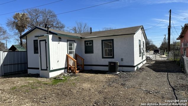 427 SW 40th St, San Antonio, TX 78237 | Estately 🧡 | MLS# 1667500