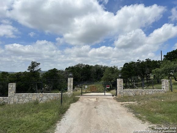 21280 Sams Ranch Rd, Helotes, TX 78023 | Estately 🧡 | MLS# 1690107