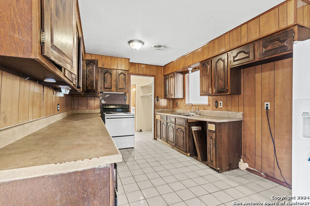 111 HIDDEN VALLEY DR, San Antonio, TX 78227 | Estately 🧡 | MLS# 1748201