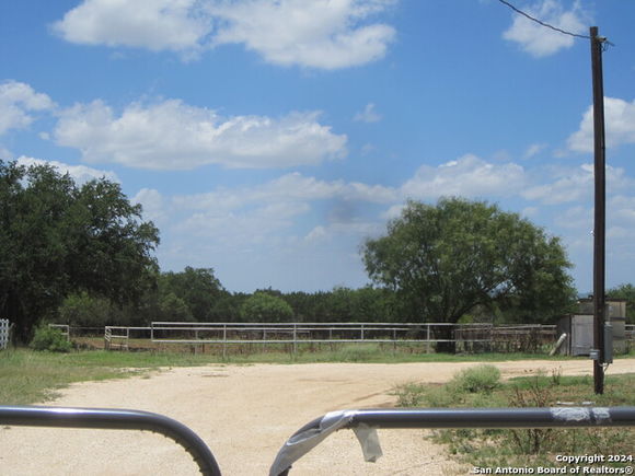 629 Polly Peak Dr, Bandera, TX 78003 | Estately 🧡 | MLS# 1790216