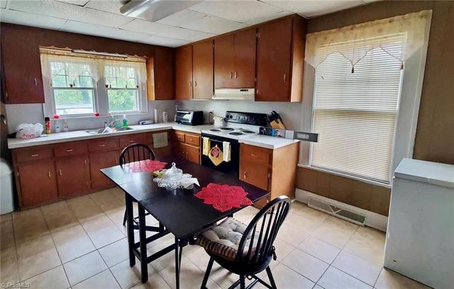 712 Salisbury Ridge Rd, Winston Salem, NC 27127 | Estately 🧡 | MLS# 1139844